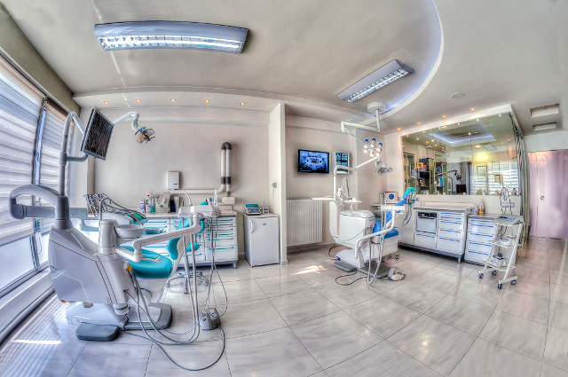 Dental Clinic | Οδοντιατρείο Καστοριά | Βιογραφικό - Ιατρείο